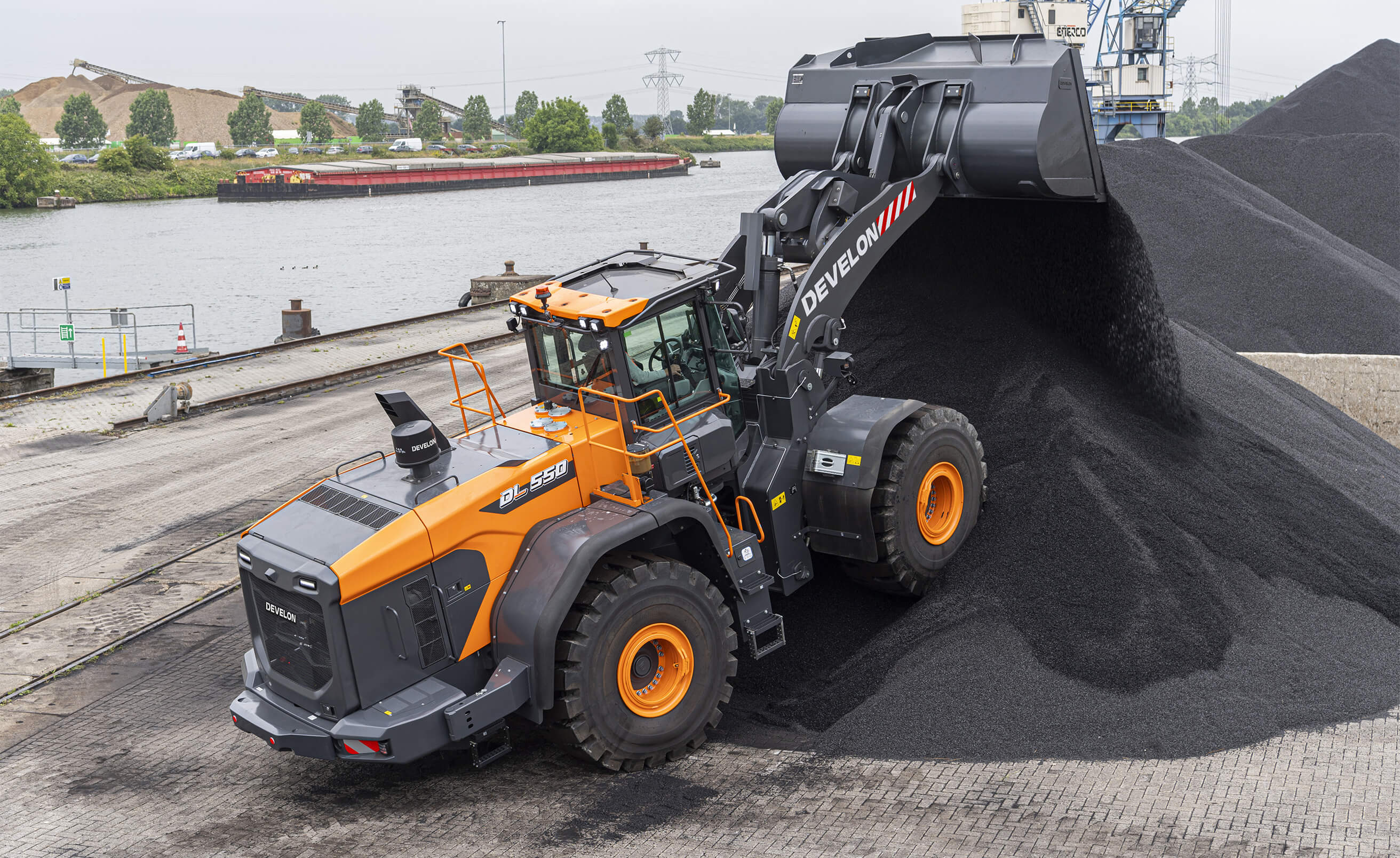 Develon DL550-7 wheel loader