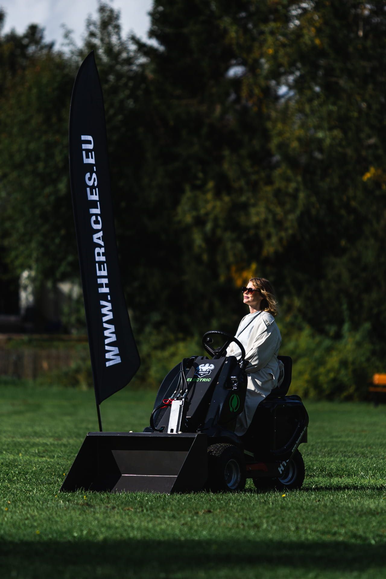 Electric mini wheel loader Heracles H130E