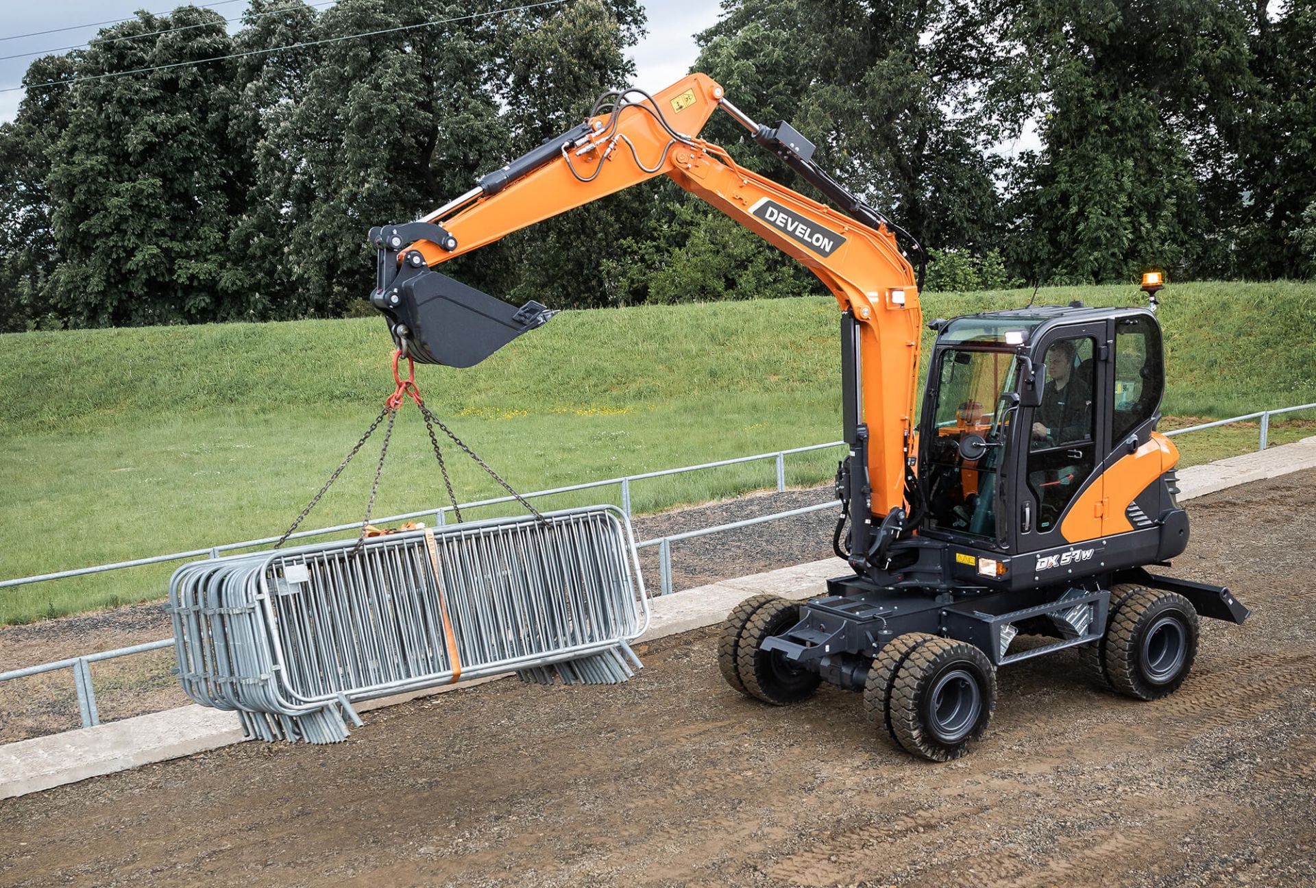 Develon DX57W-7 wheeled excavator – Powerful Stage-V excavator with ...