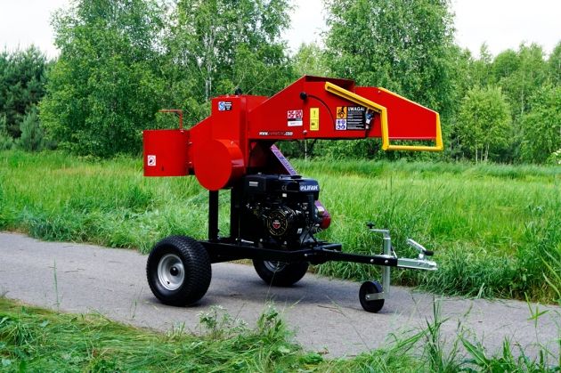 Holzhacker mit Benzinmotor - Leistungsstarke Lösung für die mobile ...